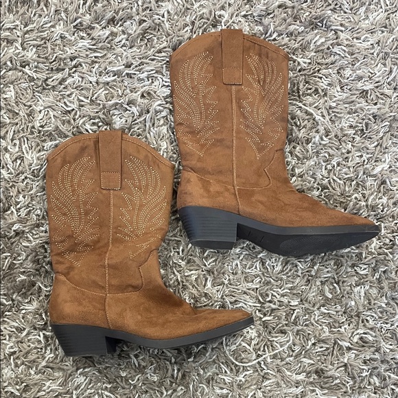 Wonderly | Shoes | Wonder Brown Suede Western Boots Size 75 | Poshmark